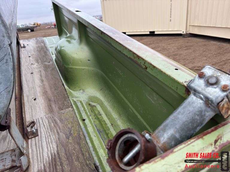 Ford PU Bed trailer - Smith Sales Co. Auctioneers