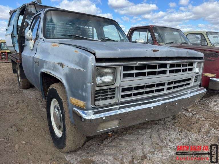 1982 1 Ton GMC Truck Smith Sales Co Auctioneers