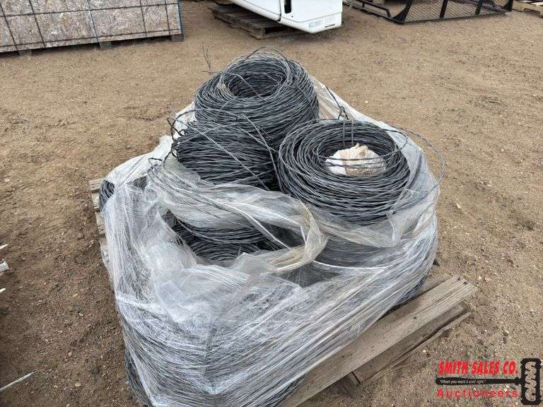 Bundles of Smooth Wire - Smith Sales Co. Auctioneers