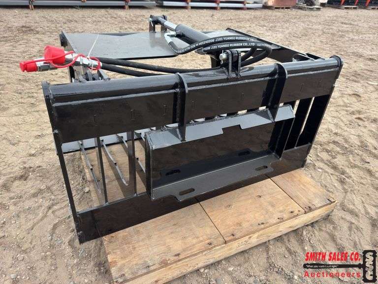 Mini Grapple Bucket - Smith Sales Co. Auctioneers