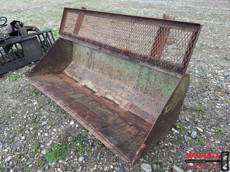 John Deer 6ft Bucket - Smith Sales Co. Auctioneers