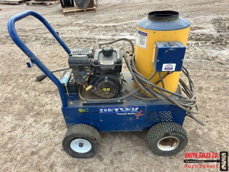 Geyser Hot Water Washer (engine seized) - Smith Sales Co. Auctioneers