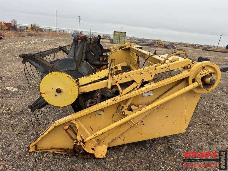 NH Bi Directional Header - Smith Sales Co. Auctioneers