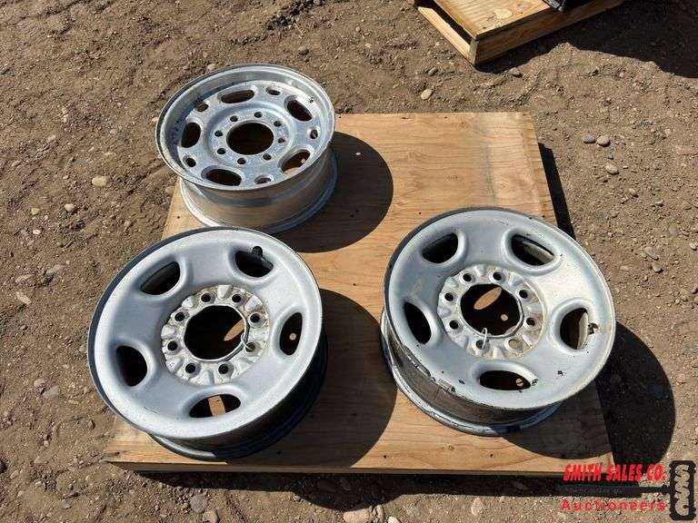 8 Lug Chevy Wheels - Smith Sales Co. Auctioneers