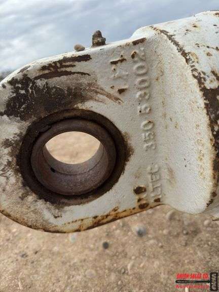 Altec Hydraulic Cylinder - Smith Sales Co. Auctioneers