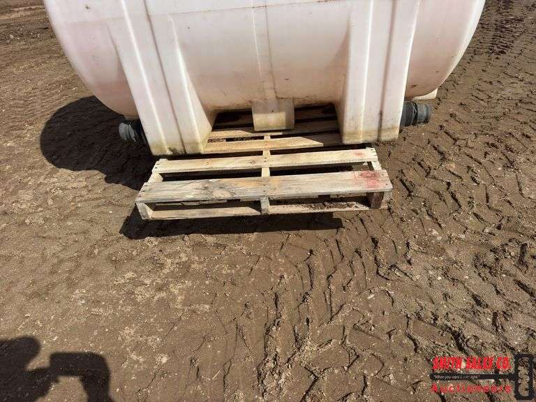 535 Gallon Tank - Smith Sales Co. Auctioneers