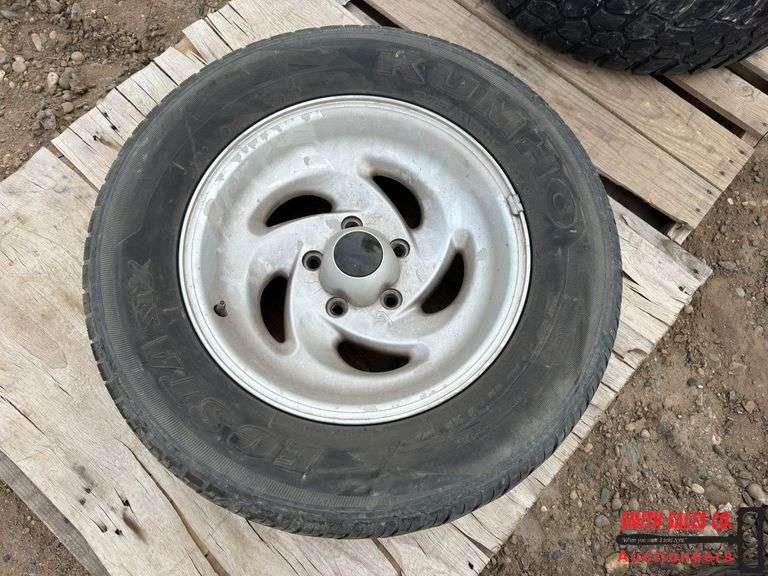 Ford Lightning Wheels - Smith Sales Co. Auctioneers