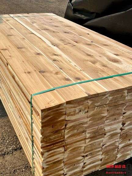 Unused Rustic Cedar 6 & 8 ft. - Smith Sales Co. Auctioneers