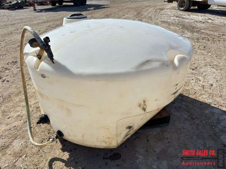 Ace Roto-Mold Tank - Smith Sales Co. Auctioneers