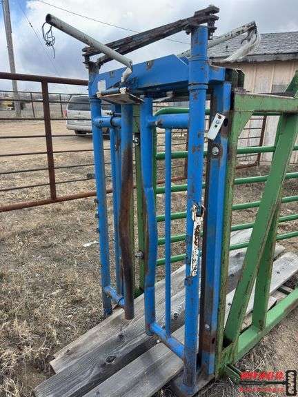 Head Catch - Smith Sales Co. Auctioneers