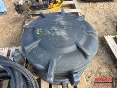 Spectic Tank Risers + Lid - Smith Sales Co. Auctioneers
