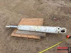 Altec Hydraulic Cylinder - Smith Sales Co. Auctioneers