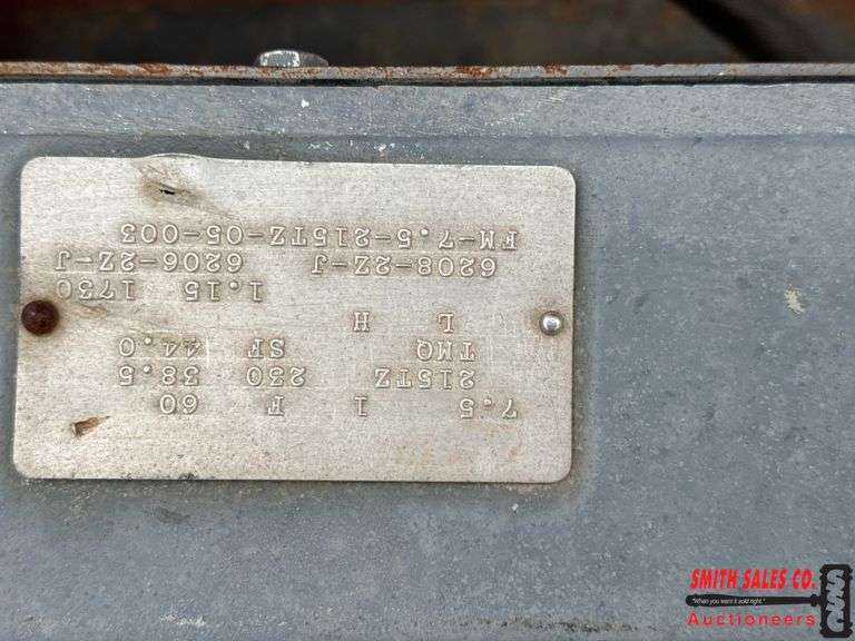 Peerless Grinder - Smith Sales Co. Auctioneers