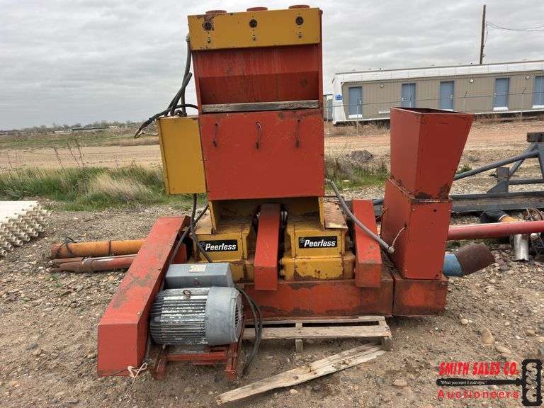 Peerless Grinder - Smith Sales Co. Auctioneers
