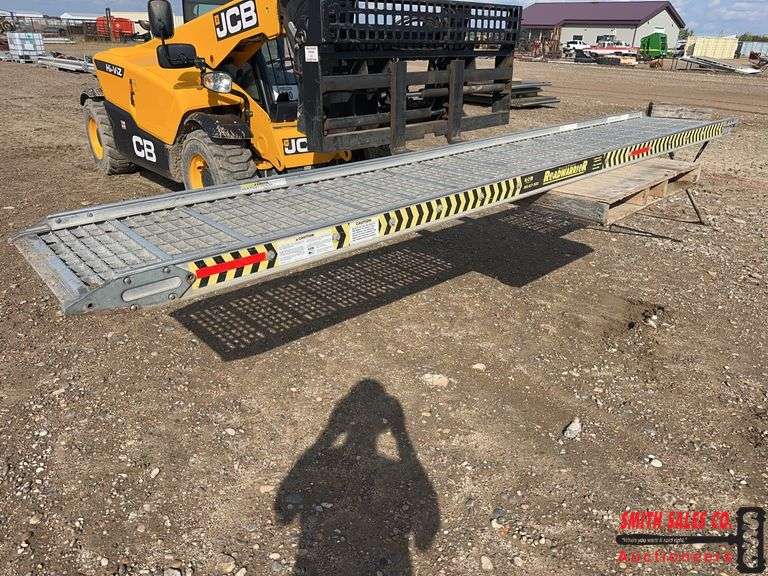 Straight Aluminum Ramp - Smith Sales Auctioneers LLC