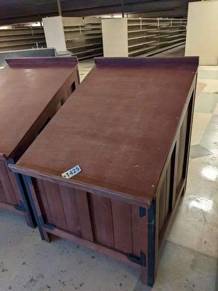 Slanted Produce Display Shelf - South Auction