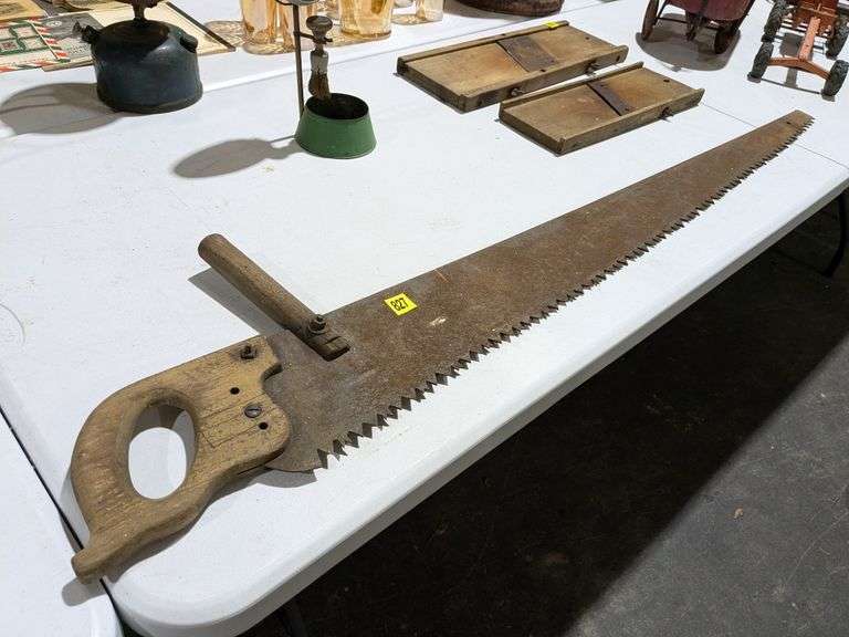 Vintage 4" one man saw - South Auction