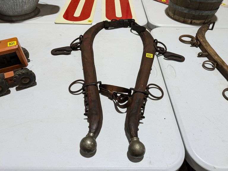 Antique horse bridle / hames / mule collar - South Auction