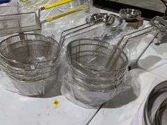Lot of 8 x New Winco 10 1/2" round wire fry baskets - South Auction
