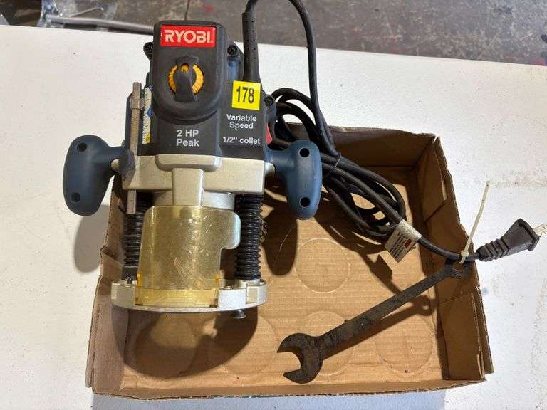 Ryobi 2 HP Peak Variable Speed Router with 1/2″ Collet - South Auction