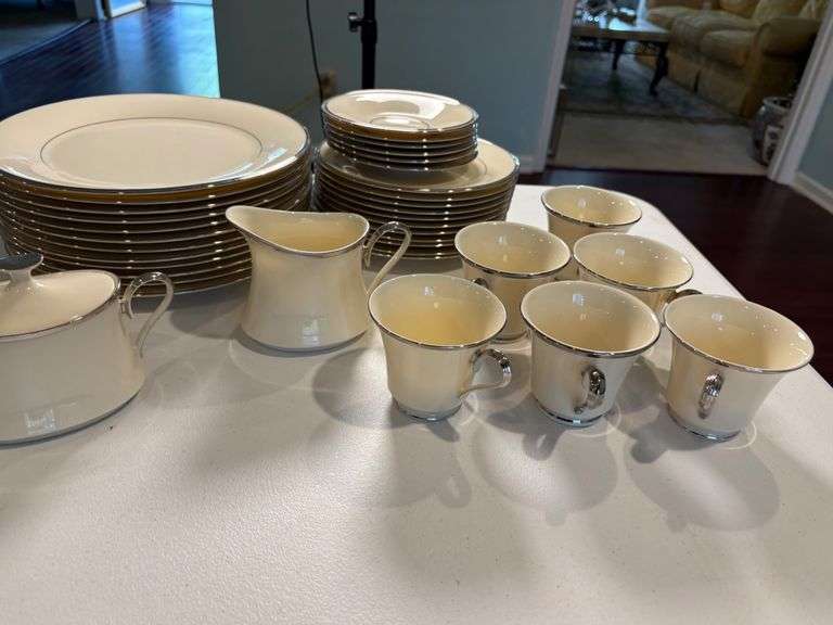 Lenox Dimension Collection Solitaire Dinnerware Set - South Auction