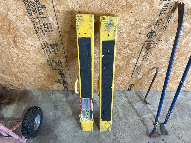 TASK FORCE Heavy Duty Foldable Saw Horses - South Auction