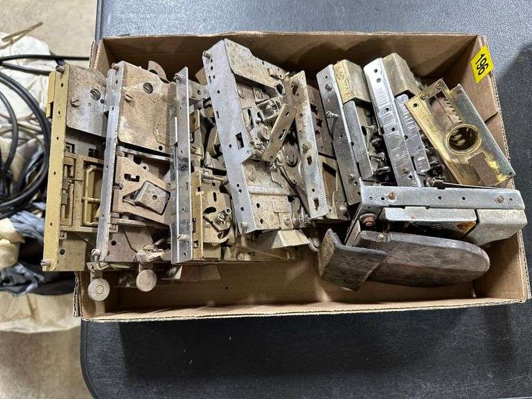 Vending Machine Coin Mechanisms - South Auction