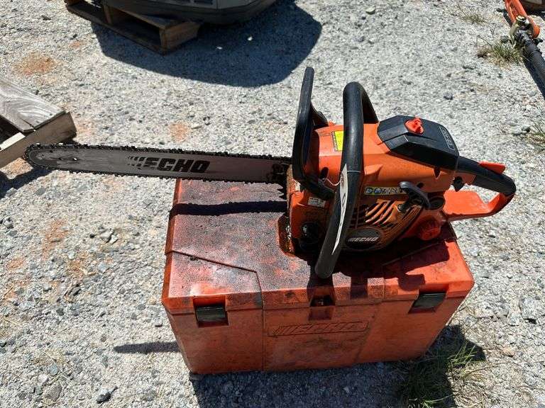 Echo CS-400 Chainsaw With 18-Inch Bar and Case - South Auction