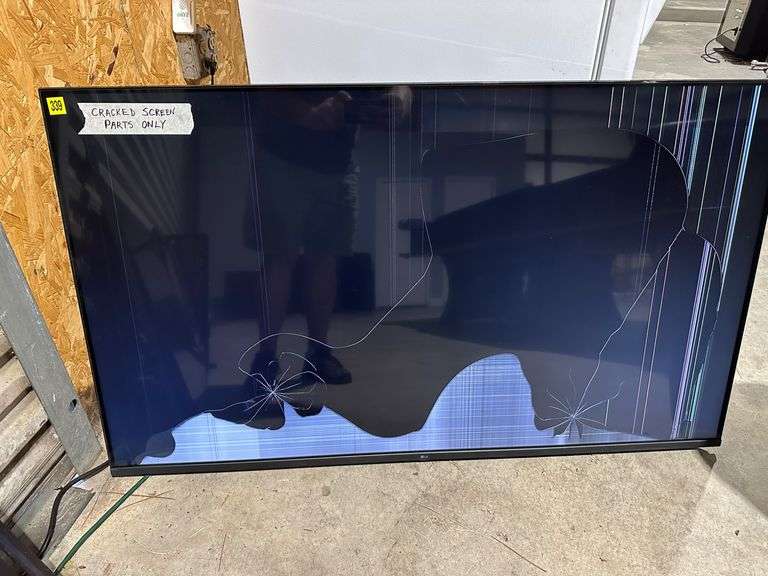 LG 55-Inch LED TV with Cracked Screen – For Parts Only - South Auction