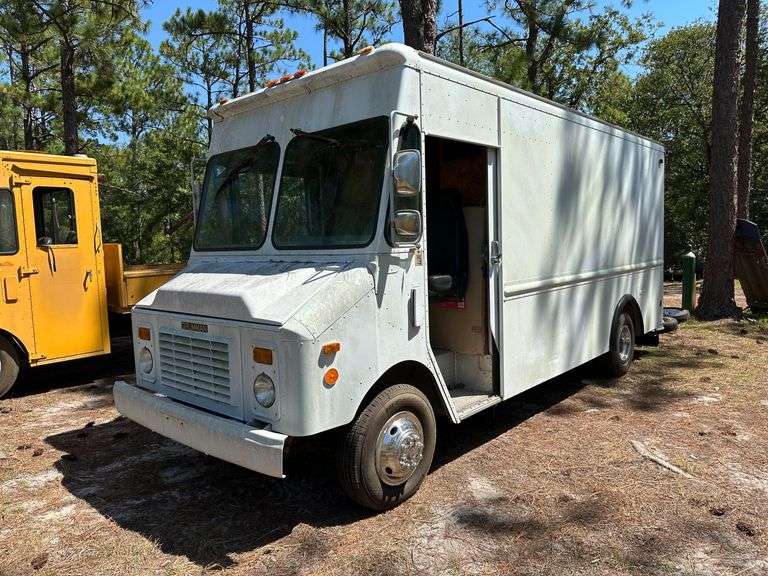 Grumman Olson Chevrolet Step Van - South Auction