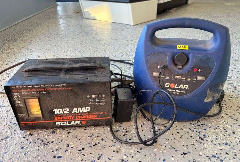 Solar 10/2 Amp Battery Charger and Vehicle Memory Saver Lot - South Auction