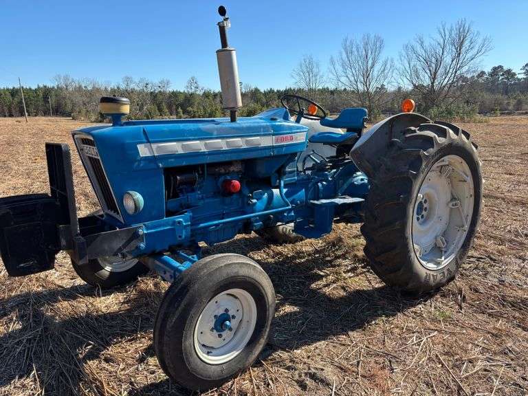 Ford 5000 Tractor in Working Condition with Diesel Engine and rear ...