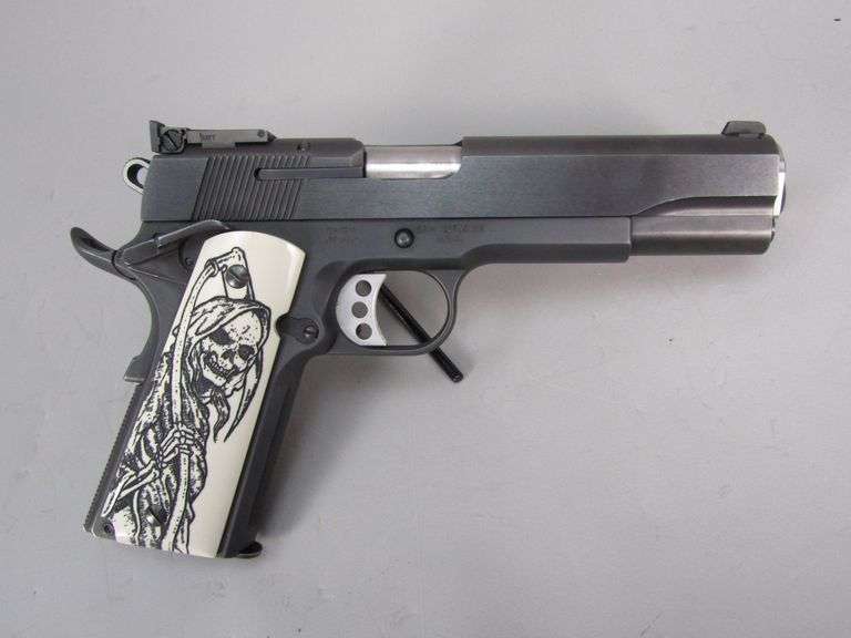 handgun: SMITH & WESSON Model SW1911 Semi-Auto Pistol 45 AUTO 7 5" 8.75 ...