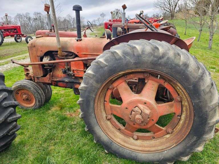 1953 Case DC tractor - T&S Auction Service