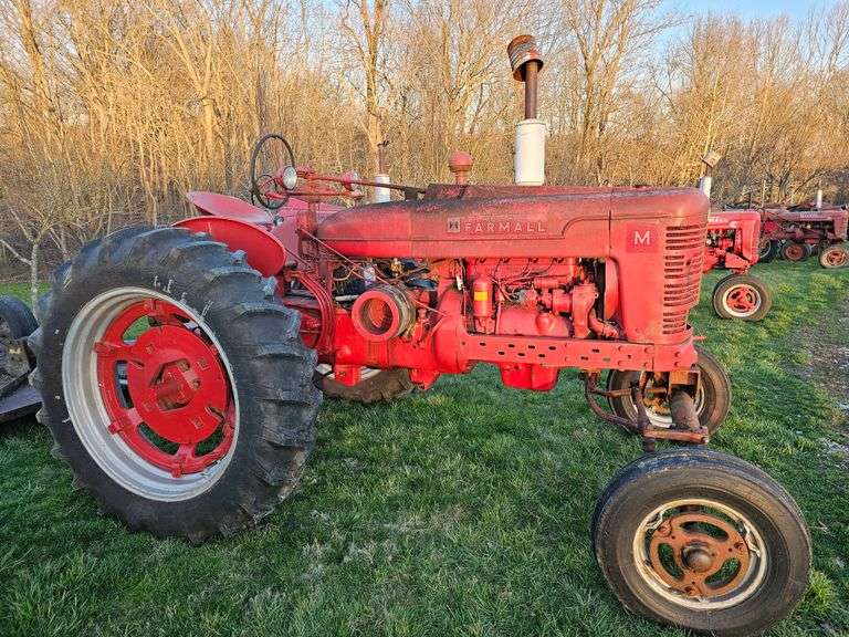 1946 IH Farmall Model M tractor - T&S Auction Service