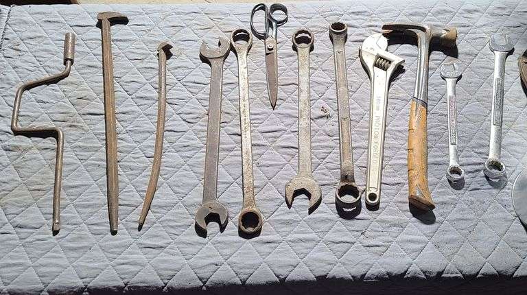 Wrenches, bolt cutter, hammer, riveter, & other tools - T&S Auction Service