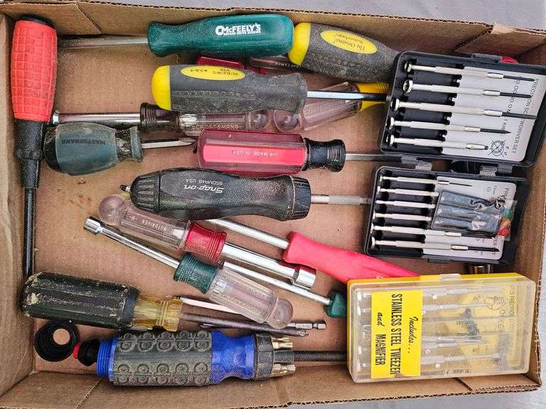 Box of Screwdrivers - T&S Auction Service