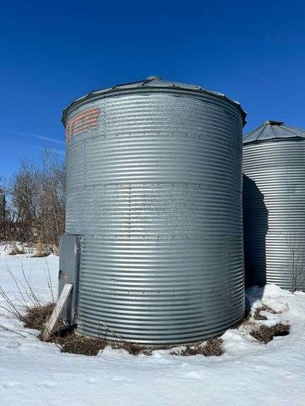 OFFSITE TWAY: Twister 2000bu Flatbottom Bin w/ 14ft Hopper - Taylors ...