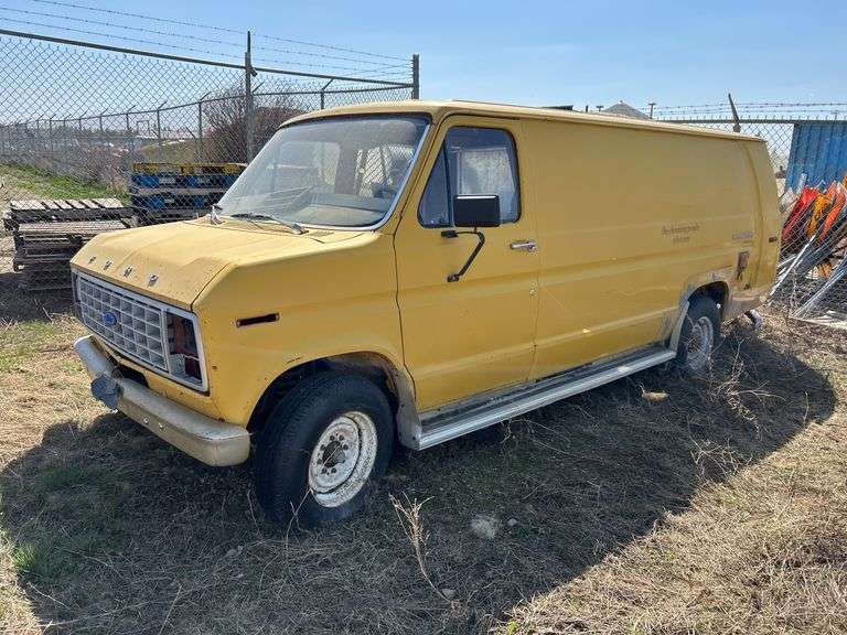 OFFSITE MELFORT: 1979 Ford E250 Project unit - not running - Taylors Auctioneers Ltd