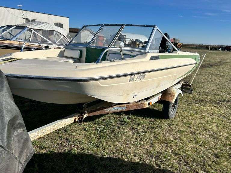 1976 Glastron 18ft boat on Trailer - Taylors Auctioneers Ltd