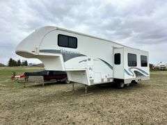 2004 Titanium 2934 34ft Fifth Wheel Camper - Taylors Auctioneers Ltd