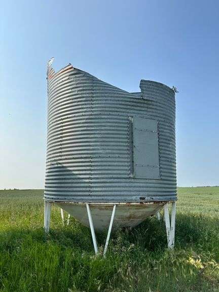 OFFSITE ST. BRIEUX: Damaged Bin On Hopper - Taylors Auctioneers Ltd