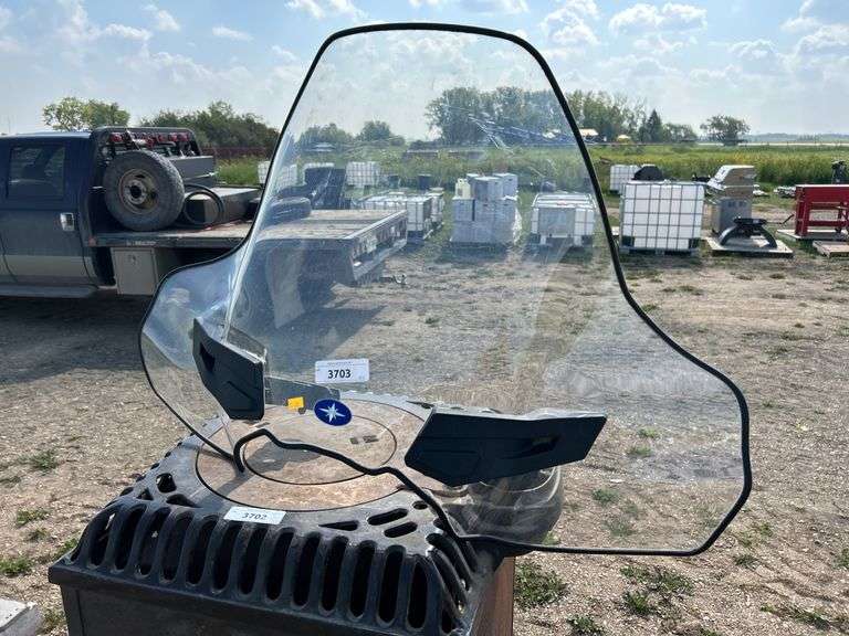 Polaris 4-wheeler windshield - Taylors Auctioneers Ltd