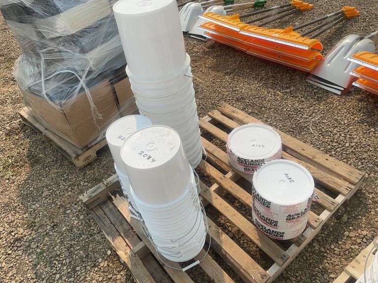 Quantity of 7 x 5 US gallon empty pails some lids, quantity of 15 x 2 ...