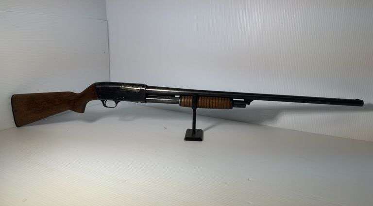 GUN: Stevens Savage Model 820B 12ga - Taylors Auctioneers Ltd
