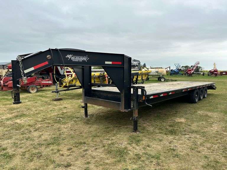 2021 Rainbow 30ft Fifth Wheel Trailer - Taylors Auctioneers Ltd