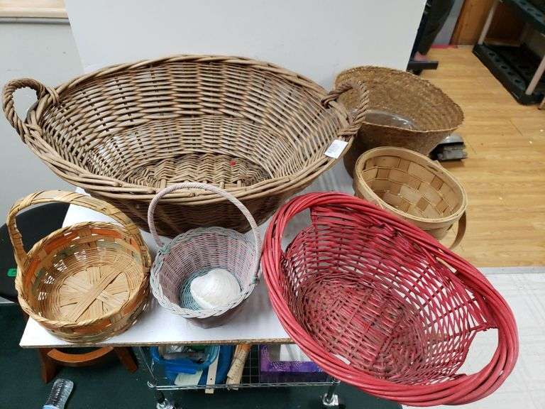 Assorted Size And Shape Of Baskets - Trice Auctions