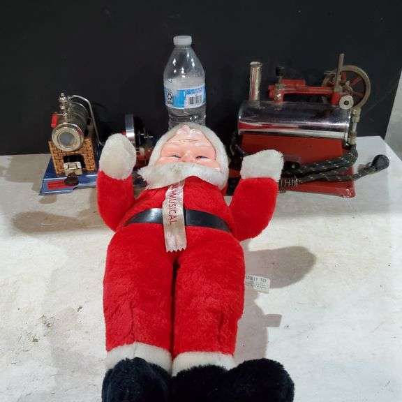 Mini Steam Engines And Musical Santa - Trice Auctions