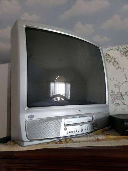 RCA 26" VHS TV Tape Player - Trice Auctions