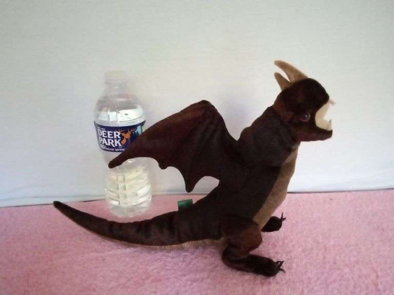 Harry Potter Swedish Short Snout Dragon with Tag - Trice Auctions